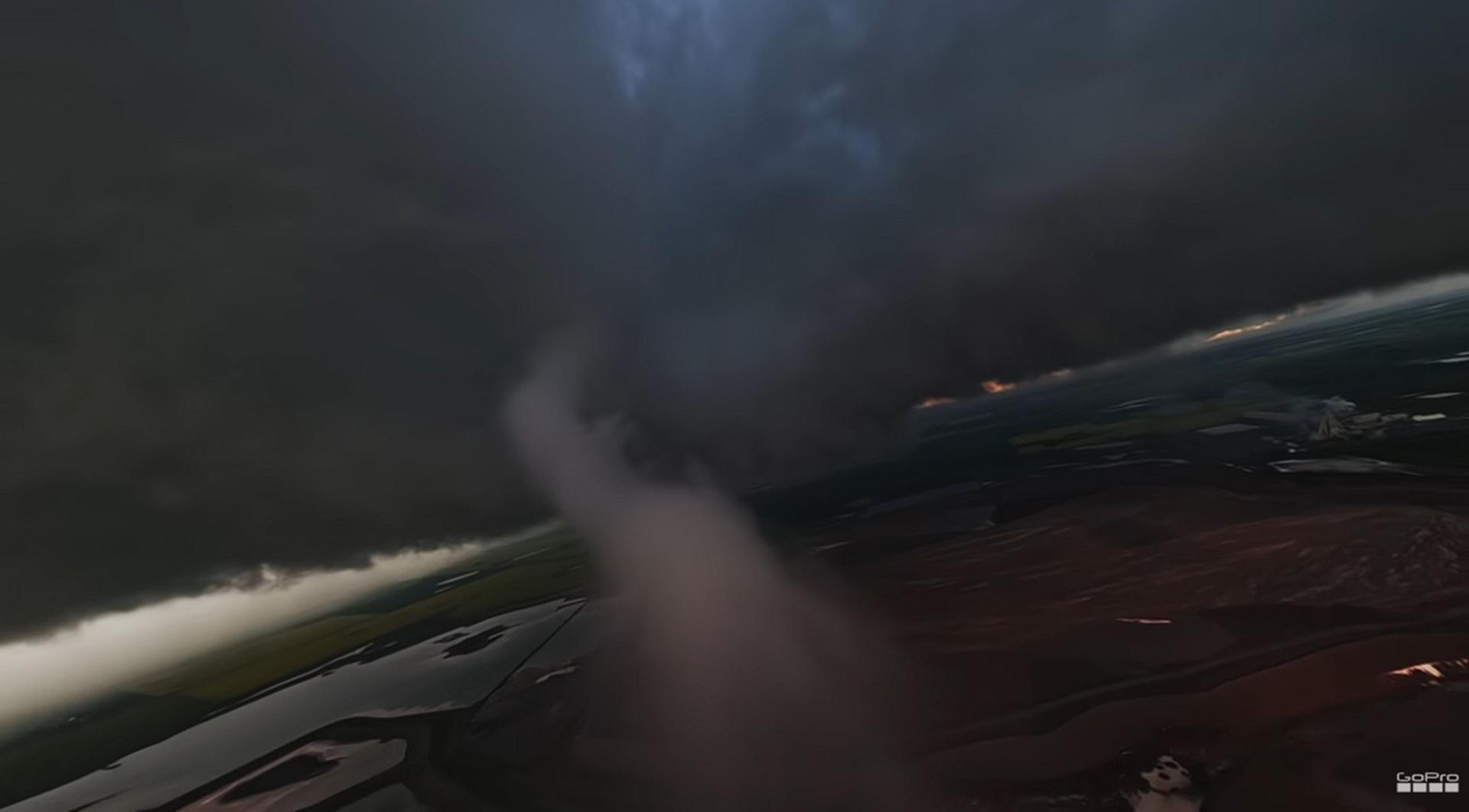 Cette tornade filmée au plus près par un drone est en lice aux GoPro Awards : la vidéo est à ...